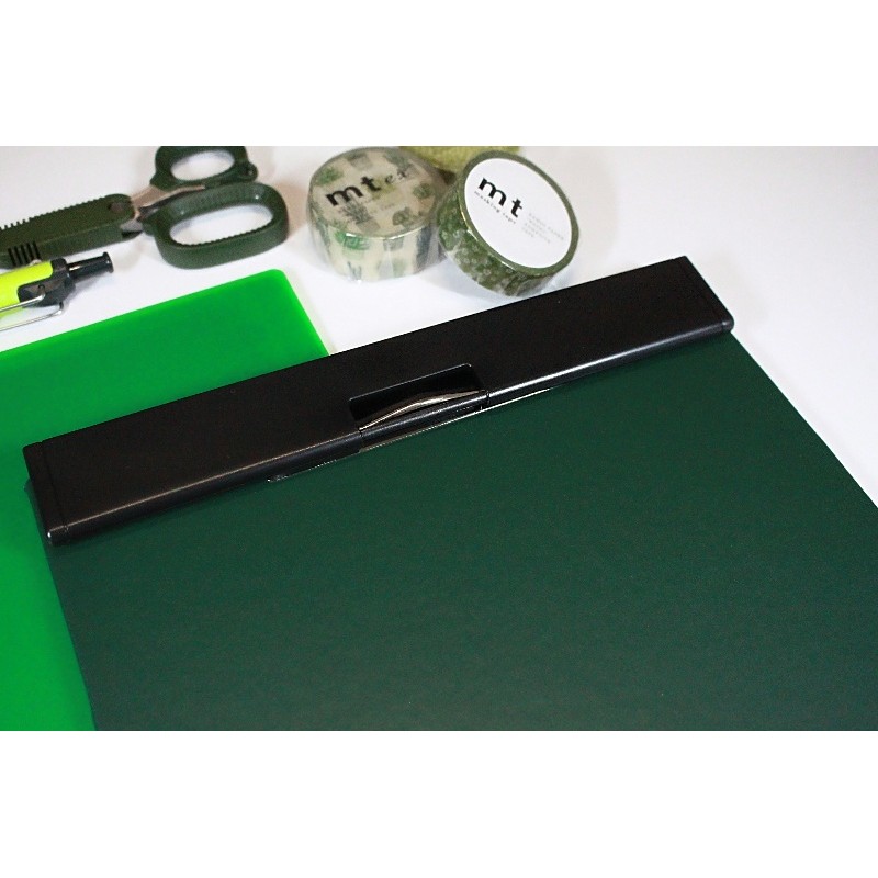 Vertical A4 Clipboard with Magnetic Flaps Design Award Winner